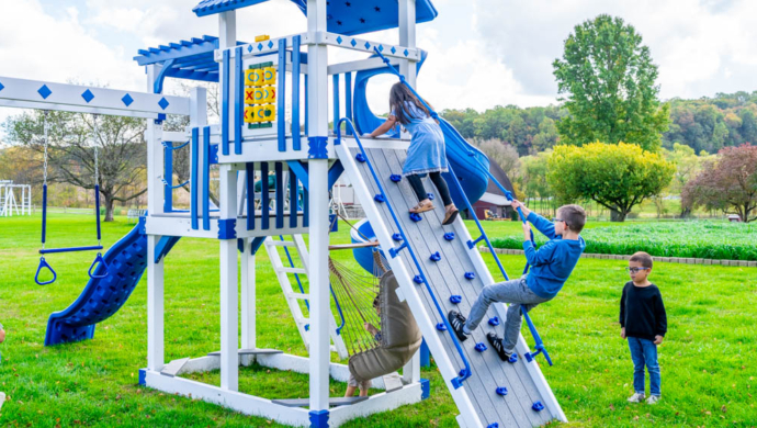 Captain’s Castle Swing Set » King Swings